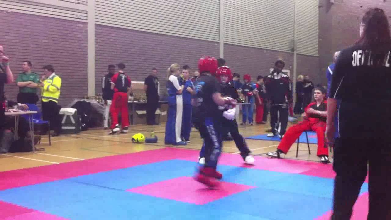 BRECON TNT KICKBOXING WELSH OPEN PONTYPOOL BOWEN FIGHTING - YouTube