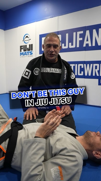 Please DONT be this guy in JIU JITSU! #jiujitsu #jiujitsutips #martialarts #bjj - YouTube