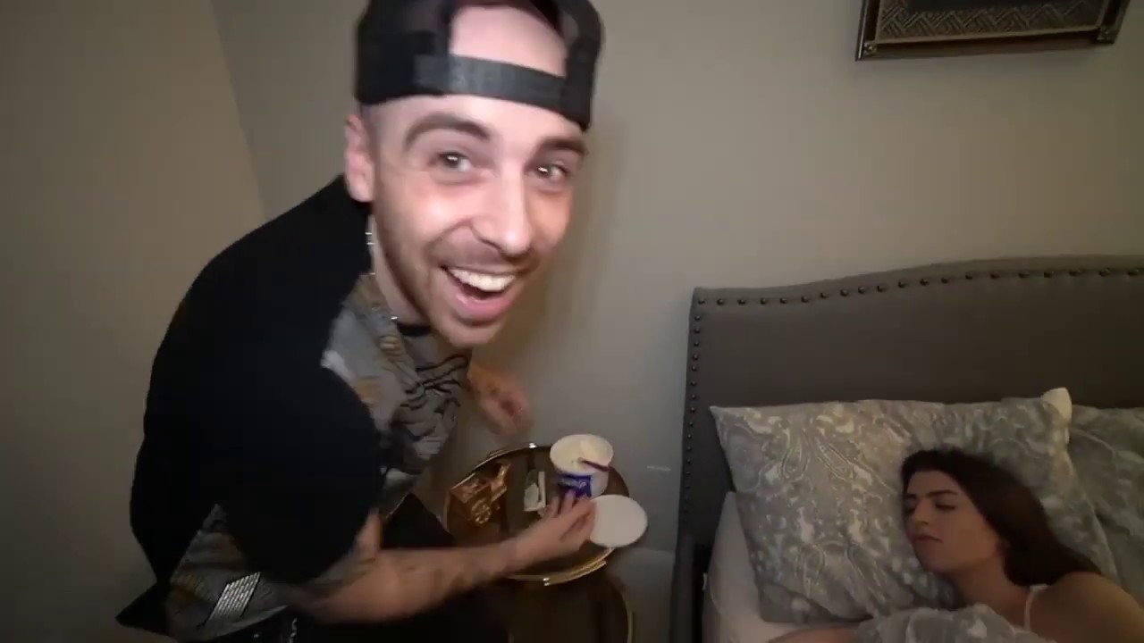 Jaystation and Alexia are back... - YouTube