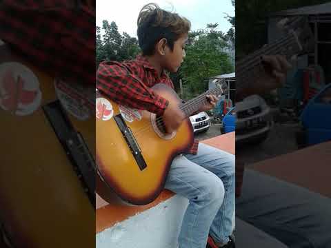 Pengamen cilik dari medan pevin