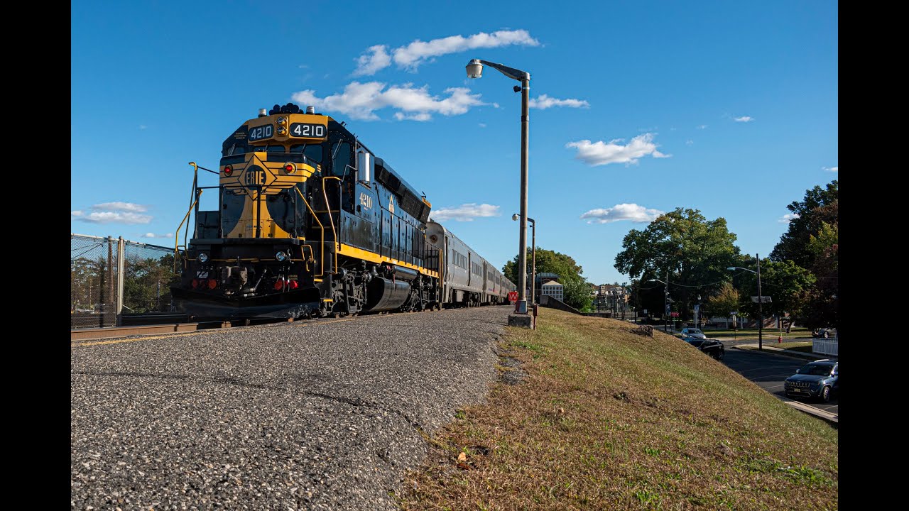 NJ Transit Trains @ Secaucus, Lyndhurst, & Rutherford - YouTube