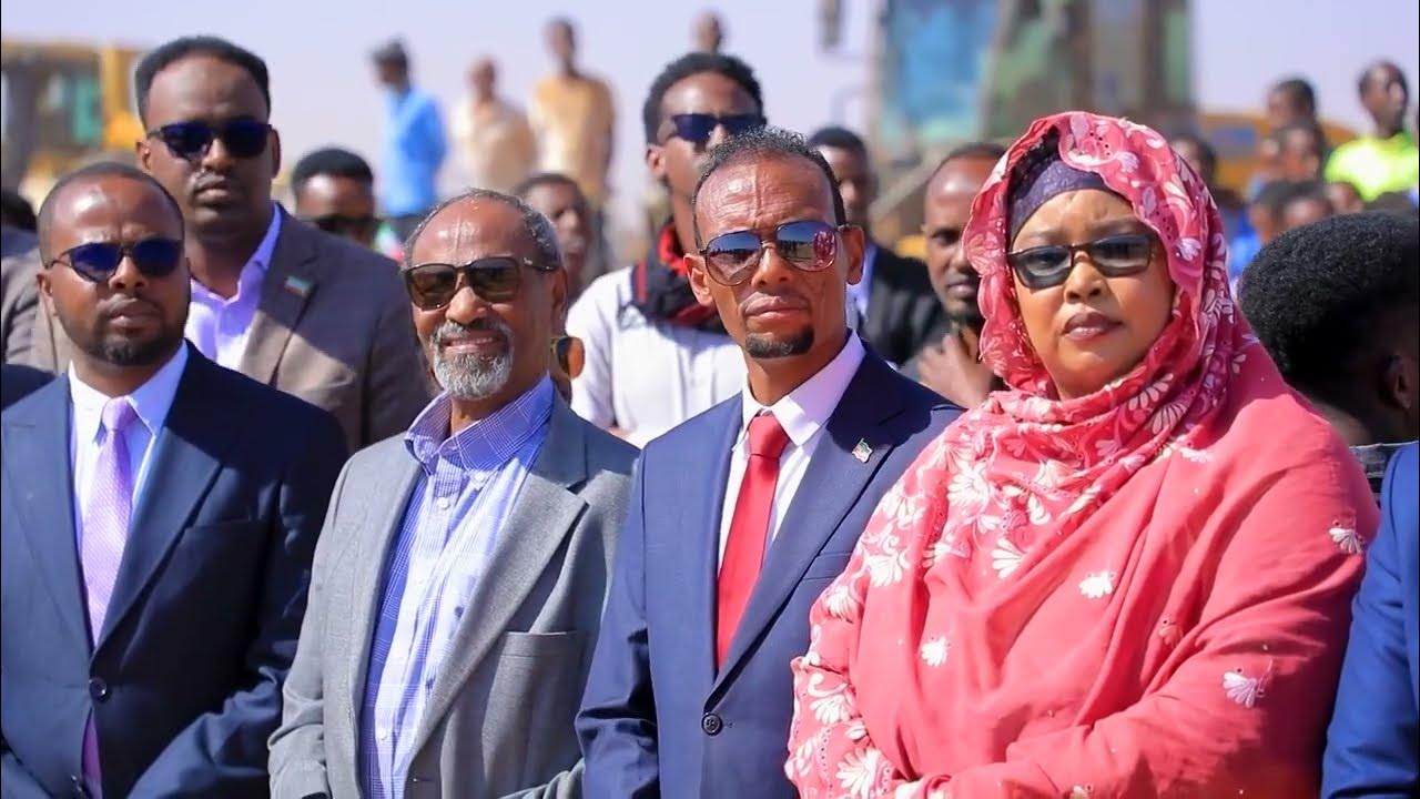 Madaxweynaha JSL oo si rasmi ah u dhagax dhigay bilowga dhismaha Waddada Baligubadle - Hargeysa ...