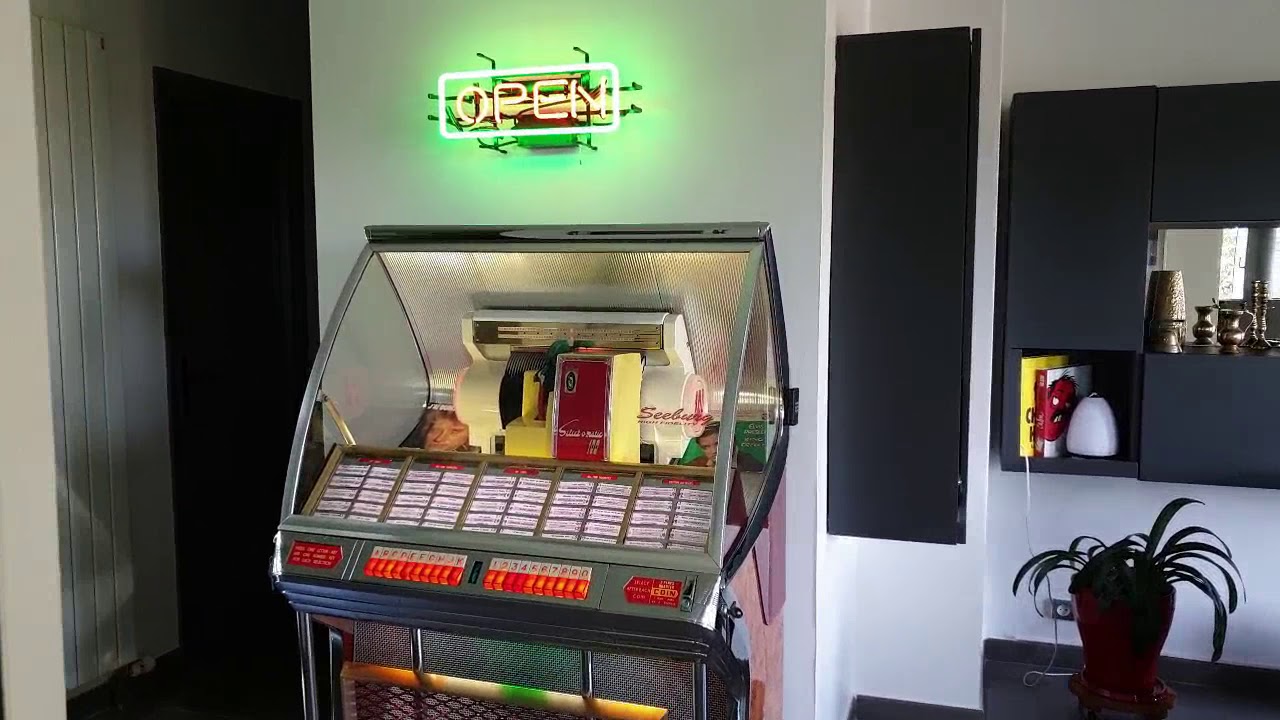 Présentation Jukebox SEEBURG 100 J de 1956 - YouTube