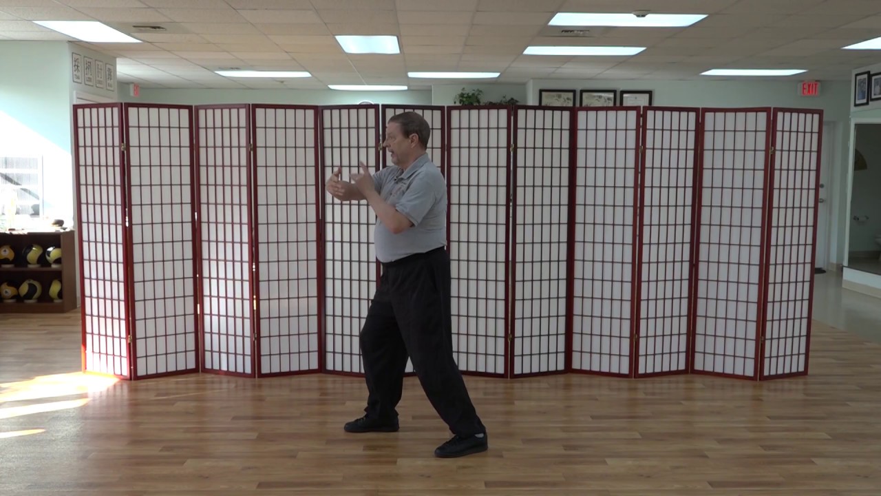 Beginning Taiji (Tai Chi): Ward Off Right and 90 Degree Turn Footwork ...
