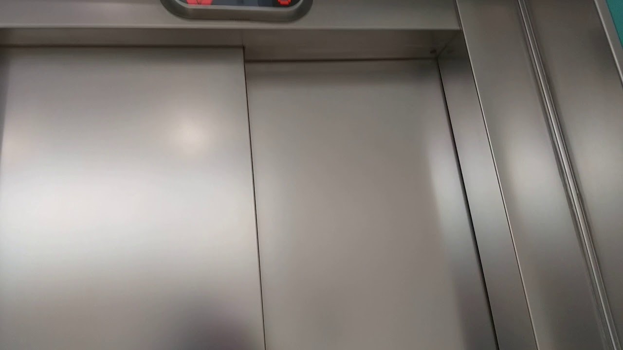 Kone Ecodisc Lift At Costa In Staines - YouTube