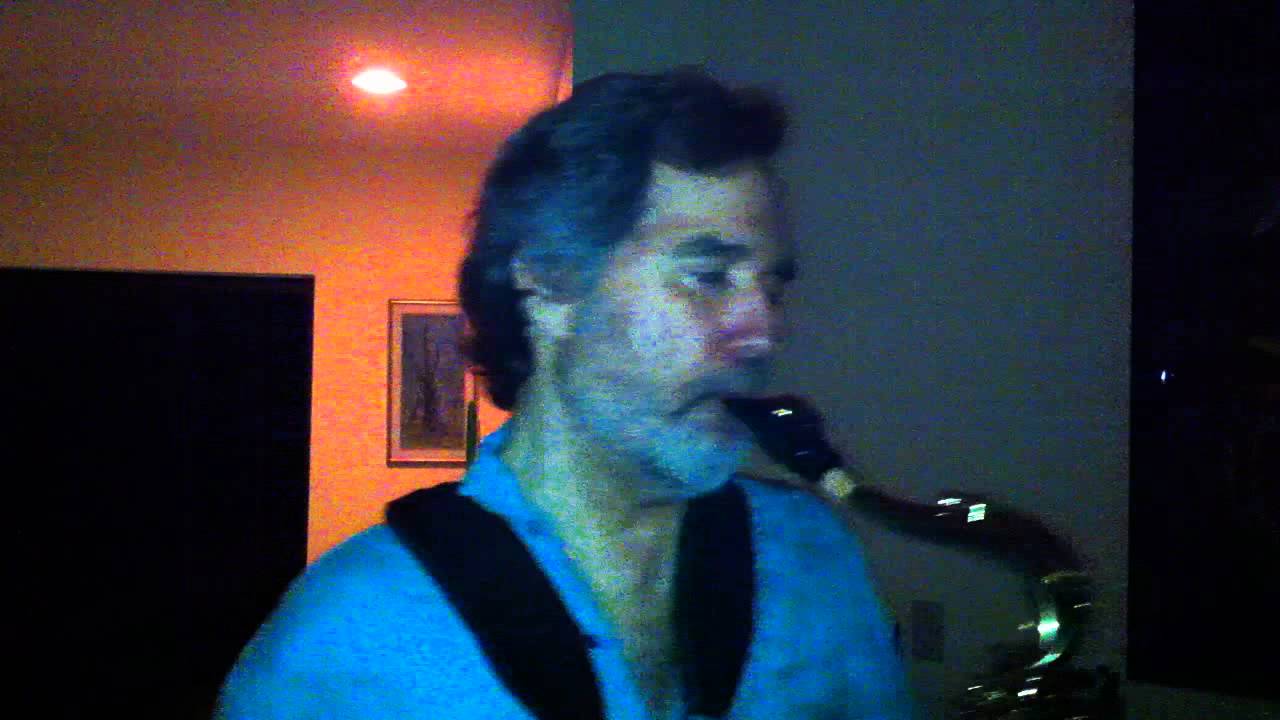 Crazy Saxophone player at the end of taxi driver w/Harry Chapin - YouTube