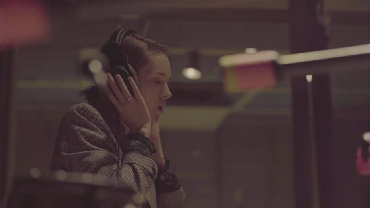 Elizabeth Wyld - "Auld Lang Syne" (cover) - YouTube