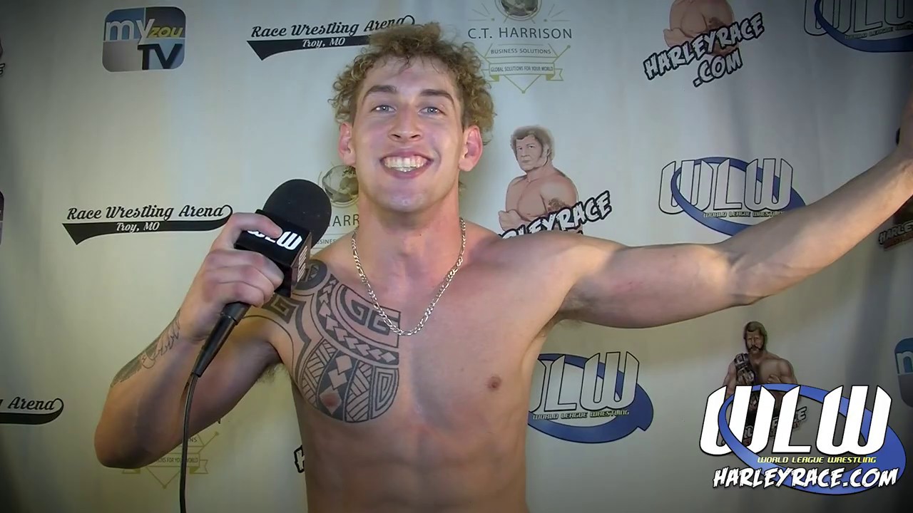 Colton Theron Vaught enters the WLW Battle Royal! - YouTube