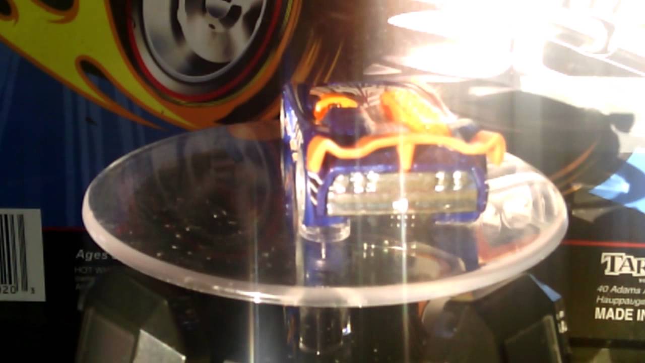 Hot Wheels AcceleRacers Battle Spec - YouTube