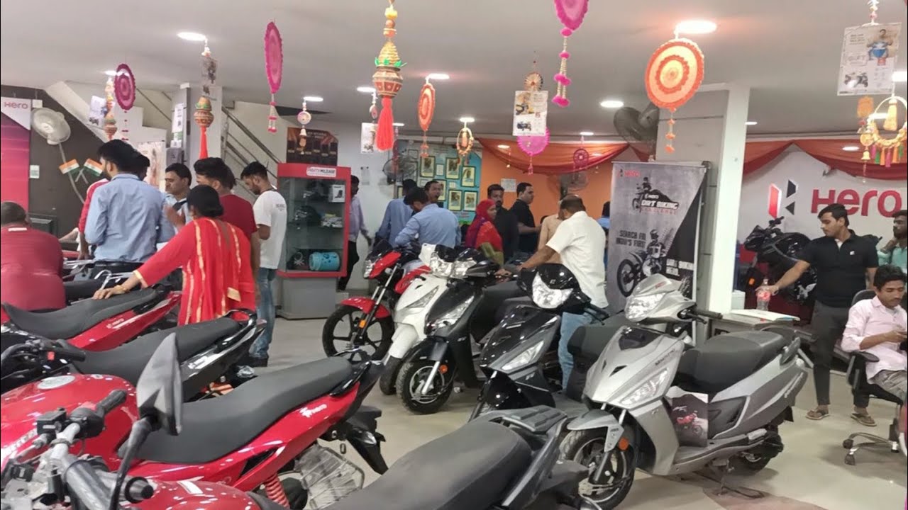Rush on Dhanteras Hero showroom ! @HeroMotoCorp #hero #heromotocorp # ...