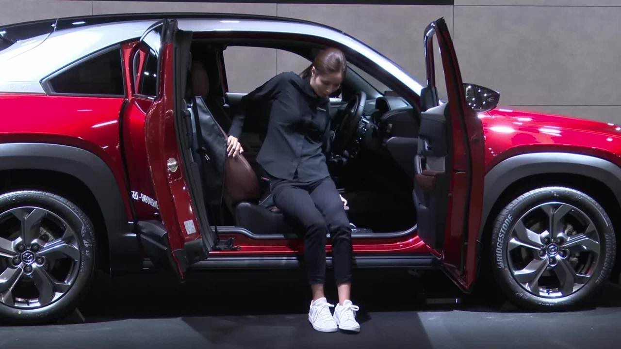 MX-30 SeDV 現車説明プレゼンテーション/ マツダ公式 - YouTube