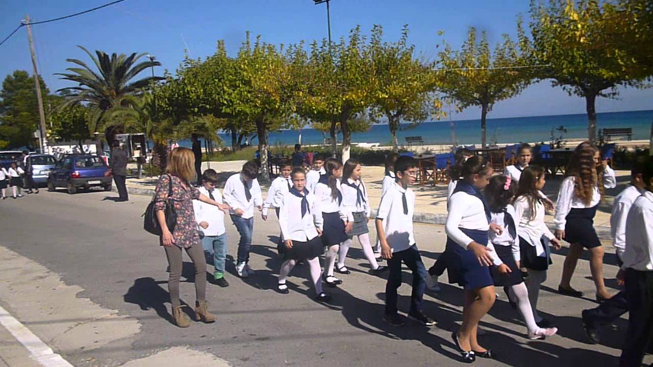 ΠΑΡΕΛΑΣΗ 28 ΟΚΤΩΒΡΙΟΥ 2015 ΣΕ ΠΟΡΟ - YouTube