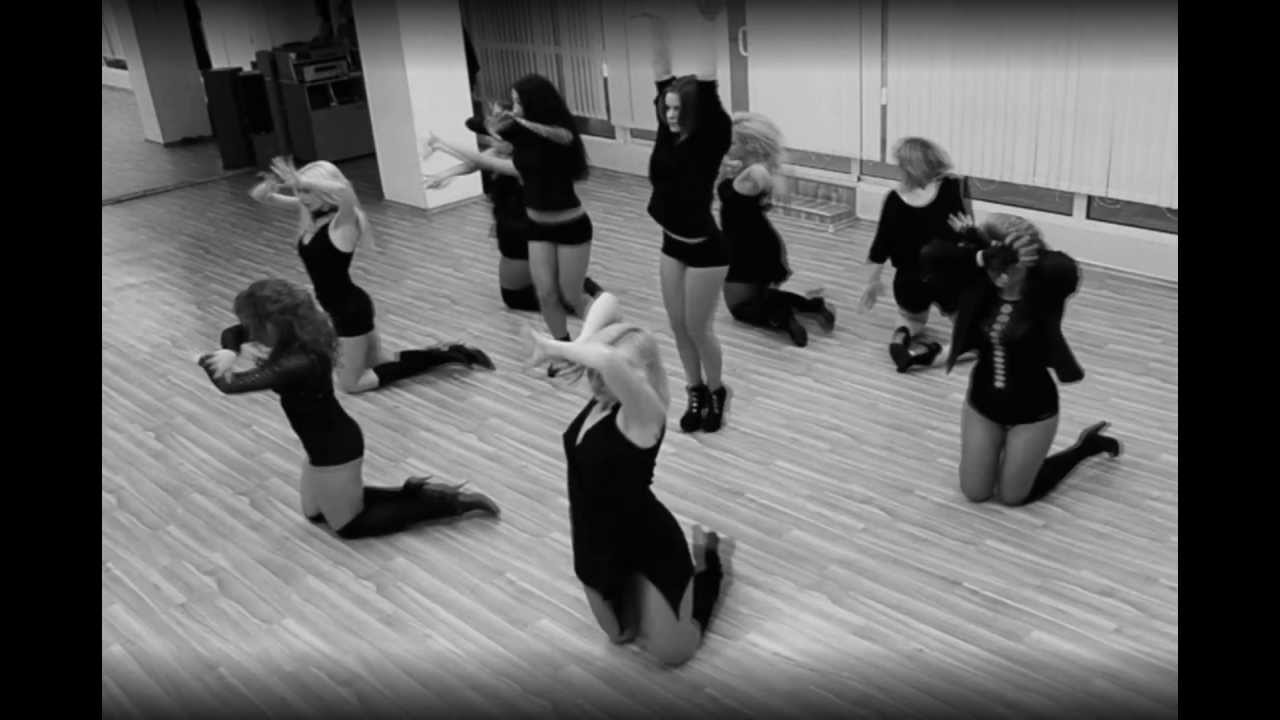 Strip-dance choreography "to be a woman" - YouTube
