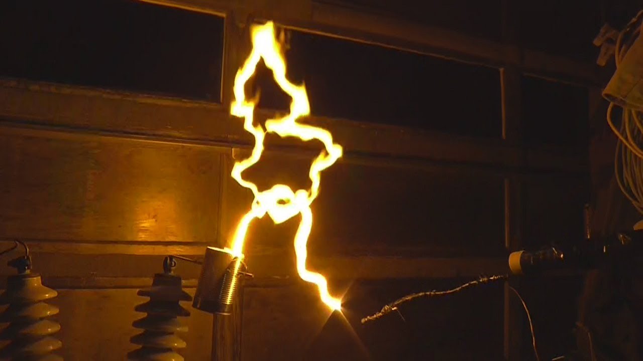 14.4kV Distribution Transformer Arcs ( Resonated )! - YouTube