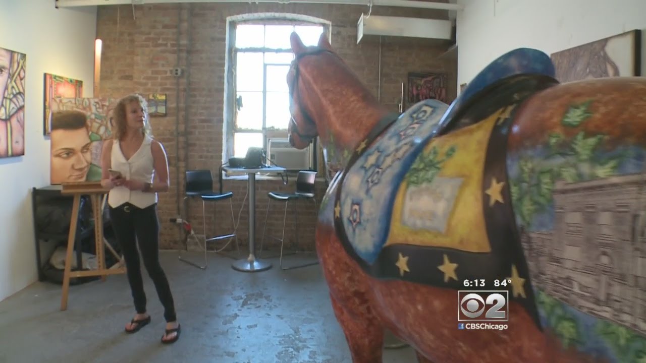 Artist Creates Horse Sculptures To Honor Chicago Police Officers - YouTube