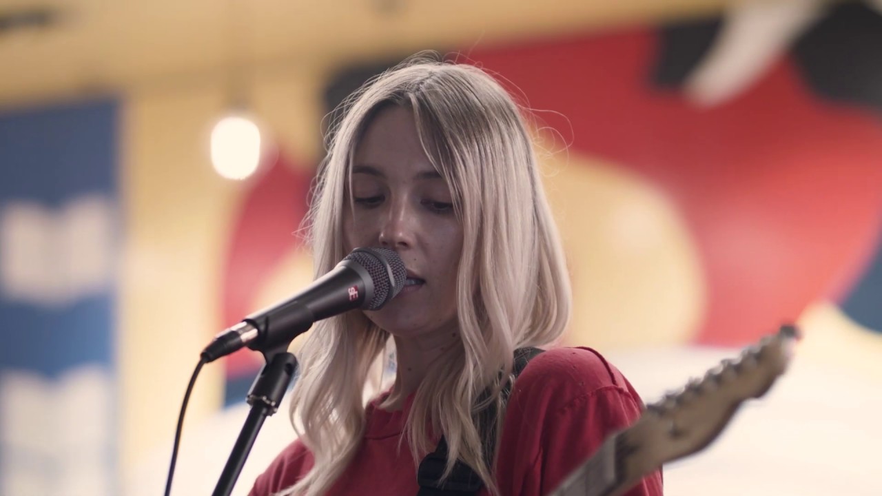 Ali Barter - Central Sessions - YouTube