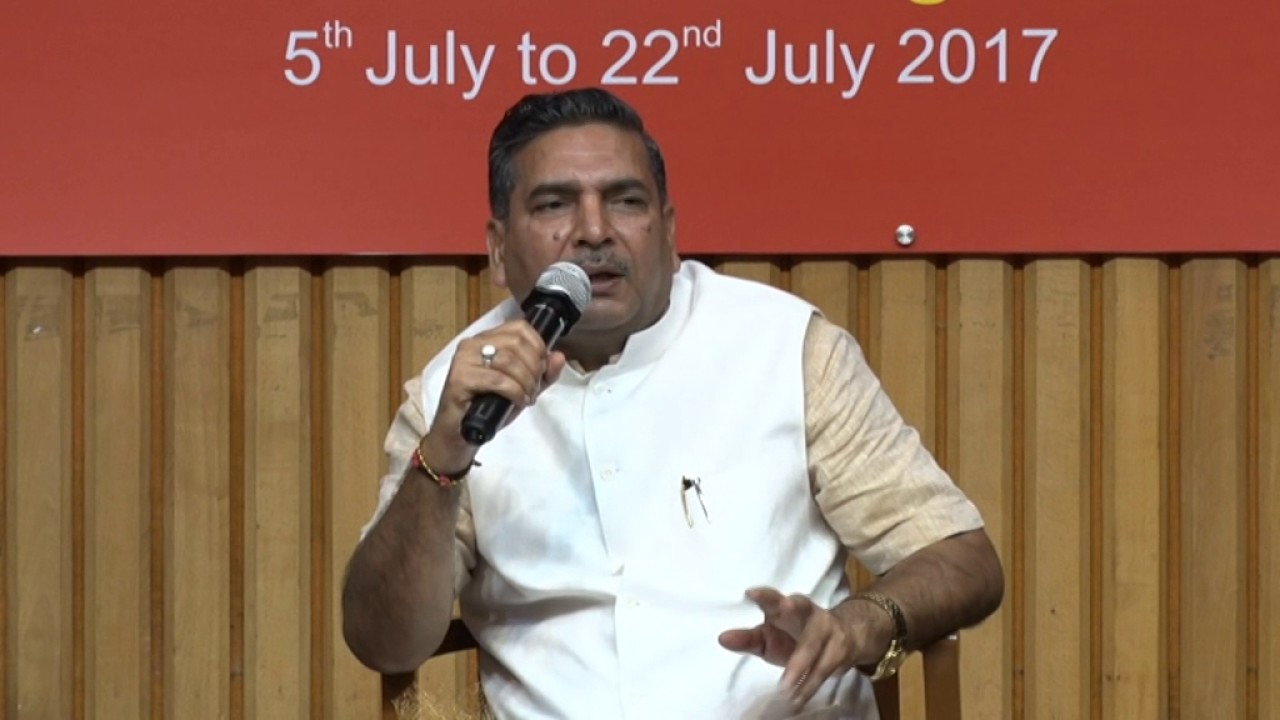 RSS Pracharak Suresh Jain about PM Narendra Modi - YouTube