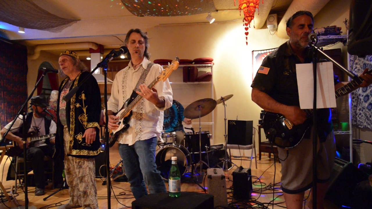 Electric Medicine at Chi! Ka! Go! (4/5) - YouTube Music