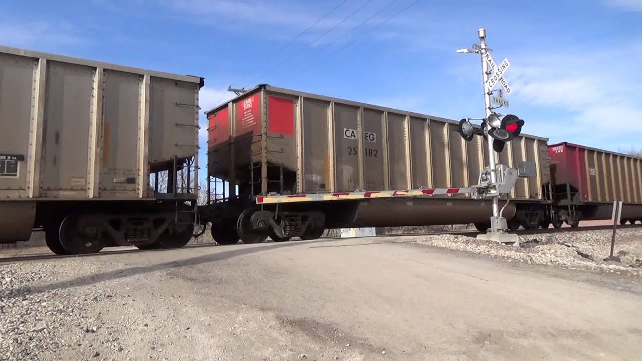 UP 6894 West - YouTube