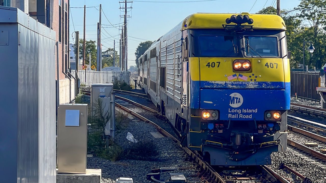 LIRR 3 car double engine at Mineola - YouTube