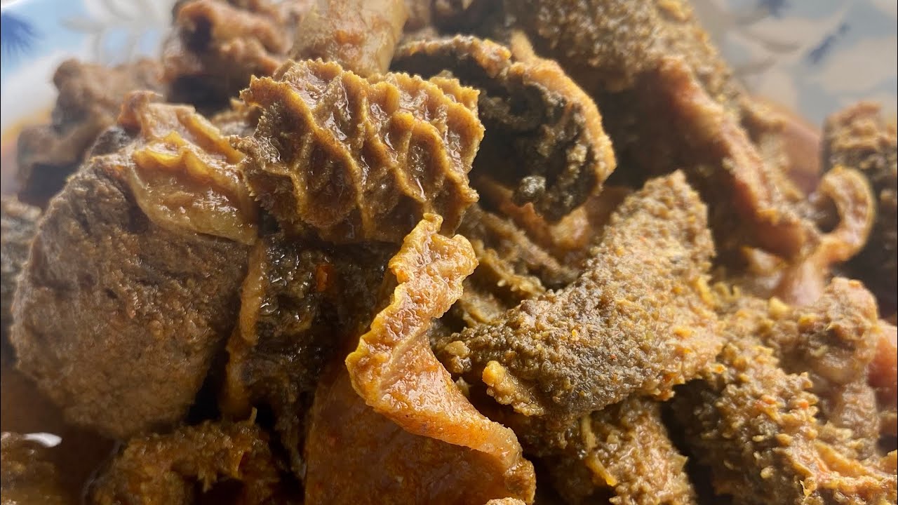 Beef innards curry and Banana stem pickle - YouTube