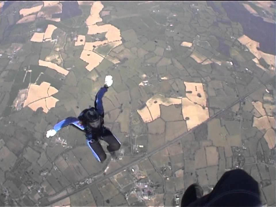 3-way with Nicole & Si (2), Skydive Headcorn, 21-04-13 - YouTube