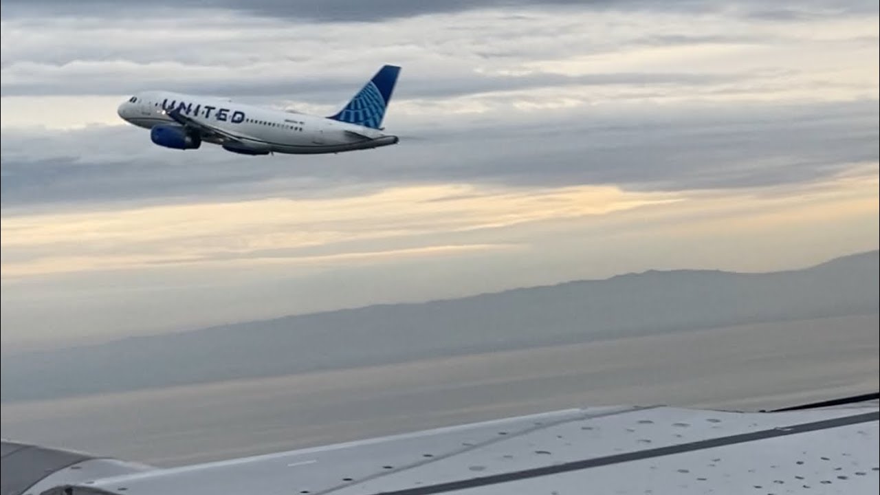 United Airlines A320 Parallel Takeoff from SFO - YouTube