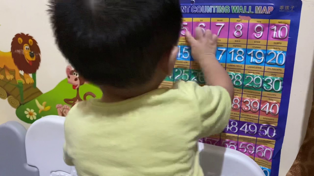 Baby counting numbers from 1-10 - YouTube