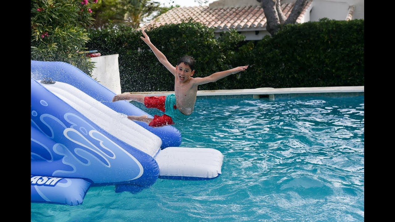 Tobogán acuático de Intex, diversión en la piscina - YouTube