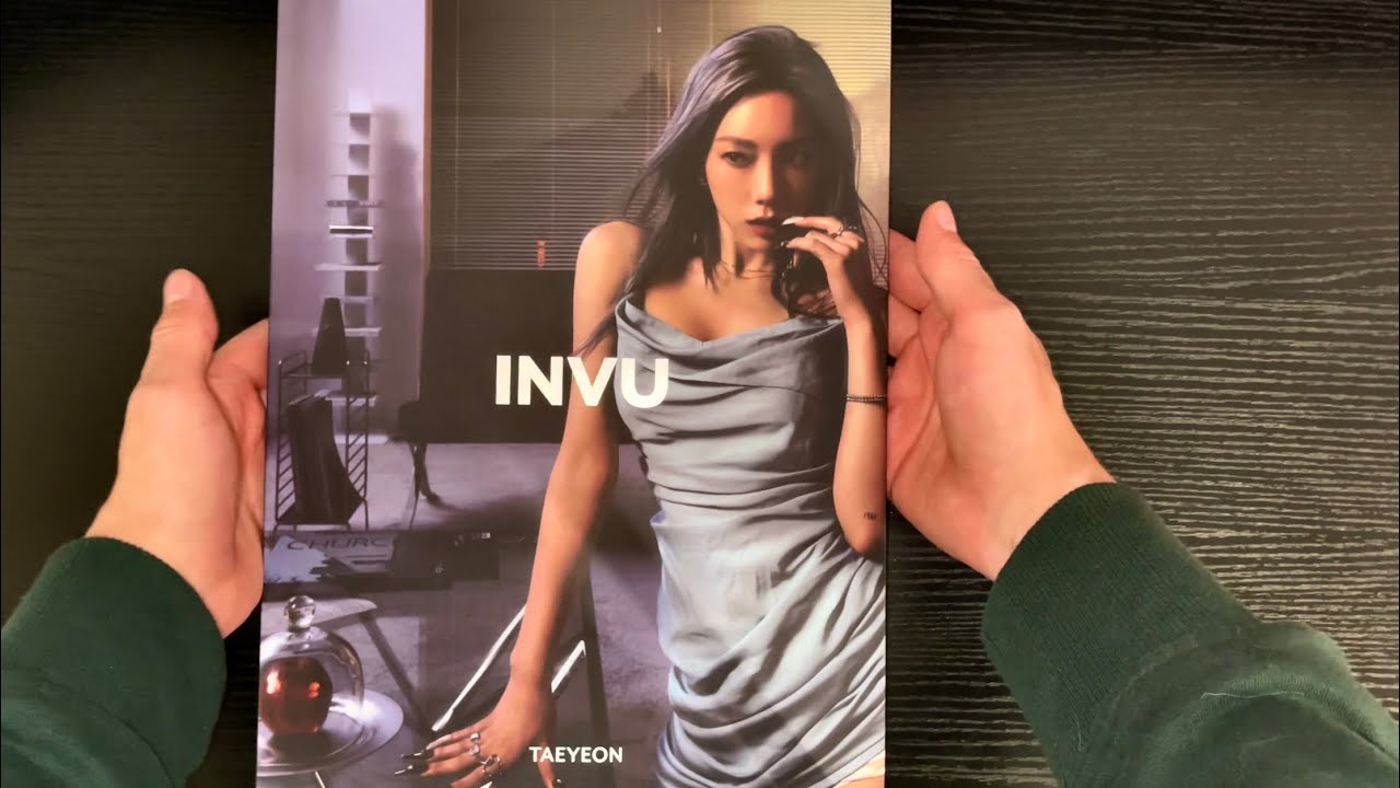 Unboxing Taeyeon 태연 3rd Full Album INVU (ENVY, Limited Version) - YouTube