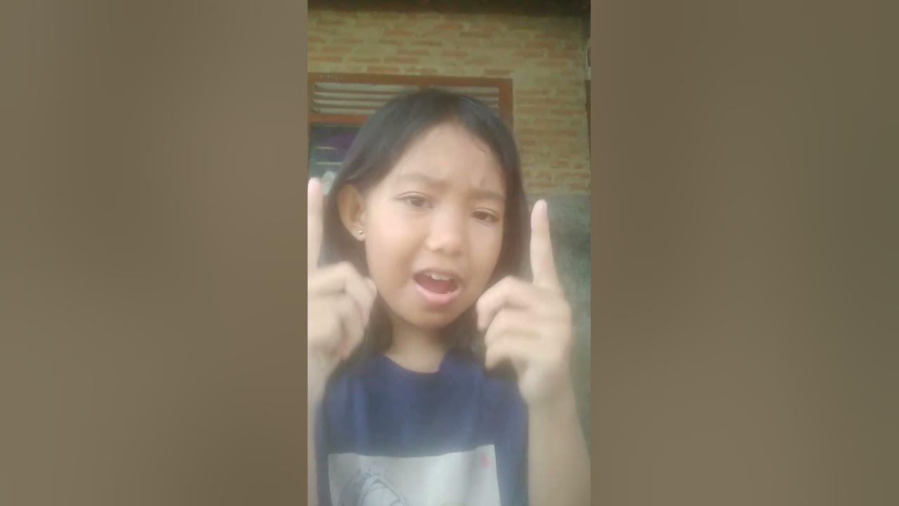 tia monita - YouTube