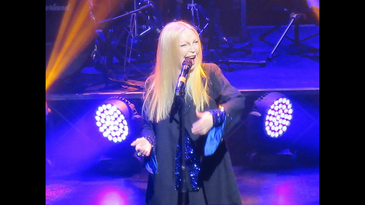 PATTY PRAVO "MINACCIA BIONDA TOUR" LIVE CLIPS CONCERT @ TEATRO ...