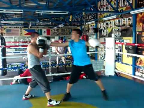 Boxing round 3 - YouTube