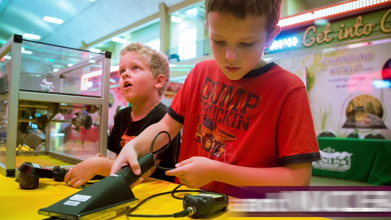 ORNL's Traveling Science Fair - YouTube