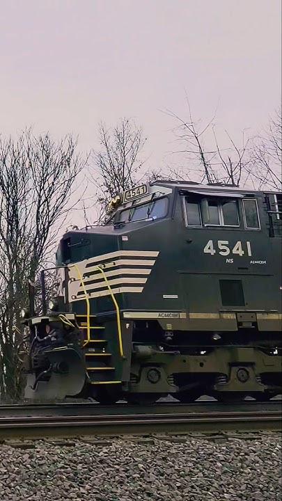 4541 and 9762 NS Locomotives - YouTube