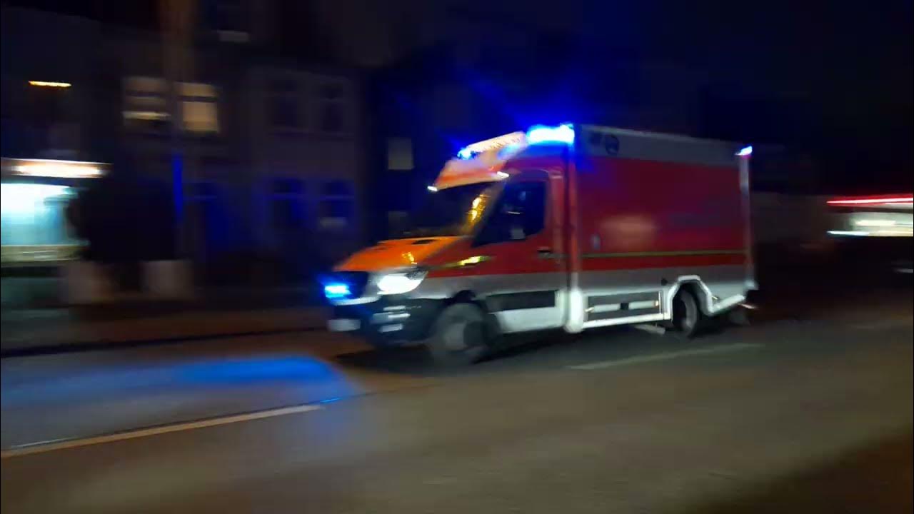 RTW der Feuerwehr Lübeck auf Einsatzfahrt - YouTube
