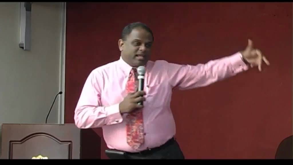 Excellent Customer Service by Mario Fonseka - YouTube