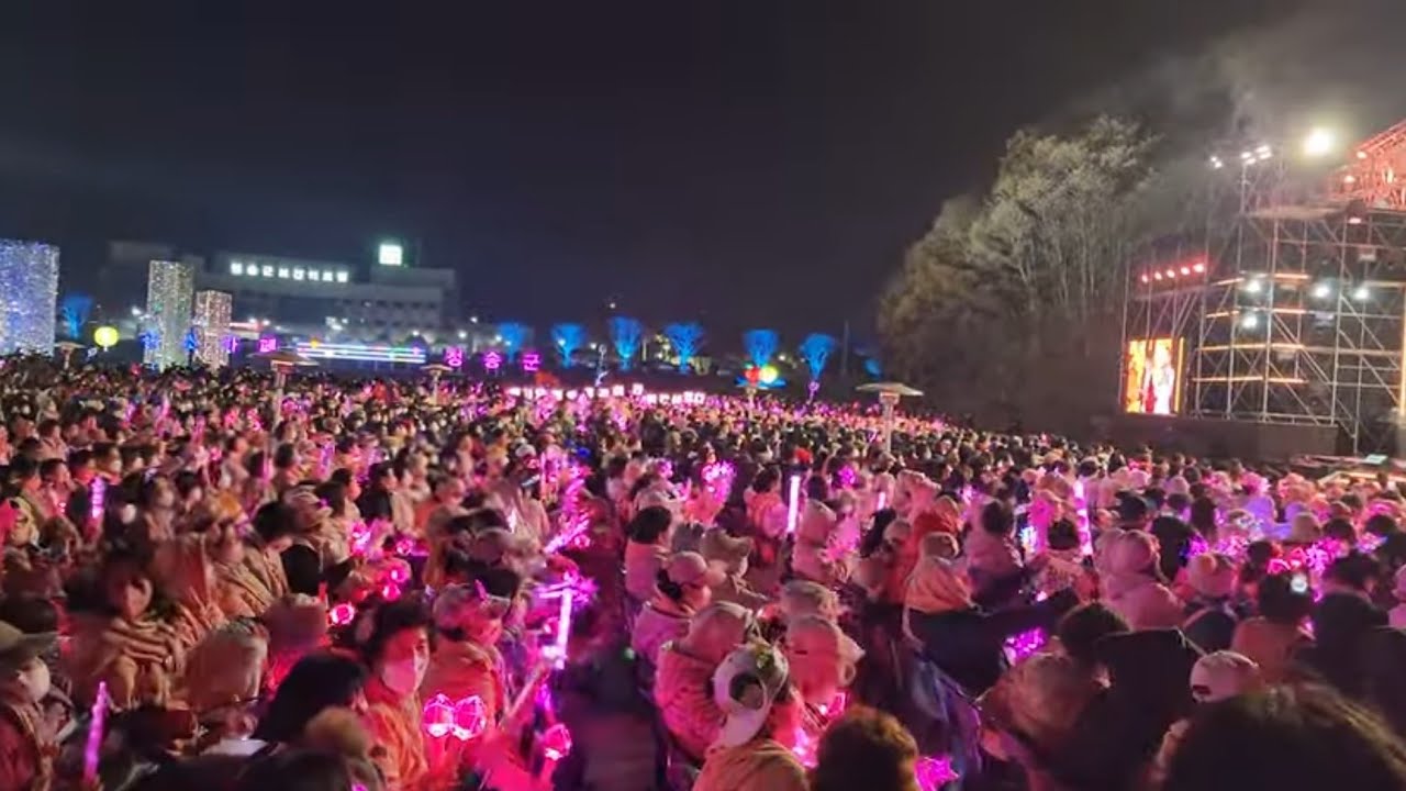 이찬원 엄청난 인기 대박무대 찬스님들 응원도 대박♡ 이찬원 찬스 찬원 편의점 오내언사 청송사과축제 Youtube