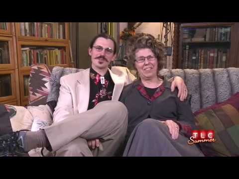 Extreme Cougar wives