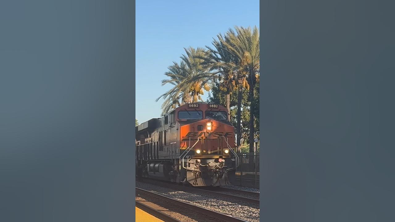 Horn Salute from BNSF 6982 - YouTube