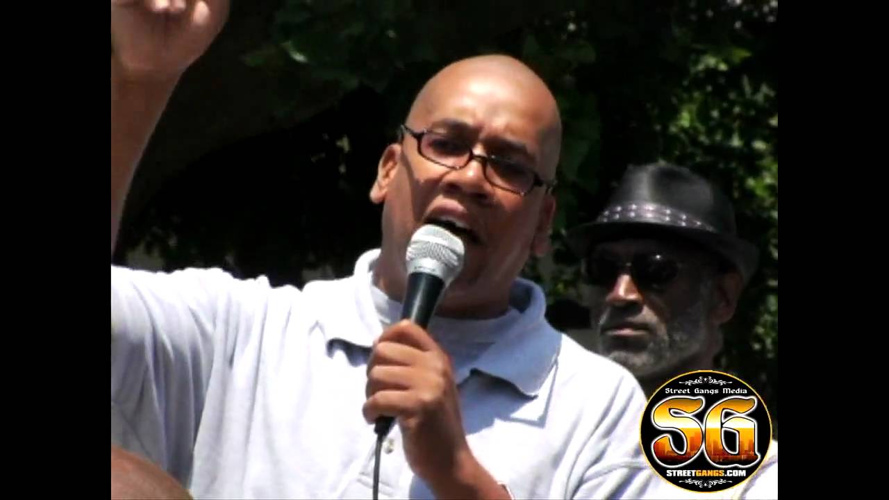 Skipp Townsend calls for an end to police killings of unarmed men in ...