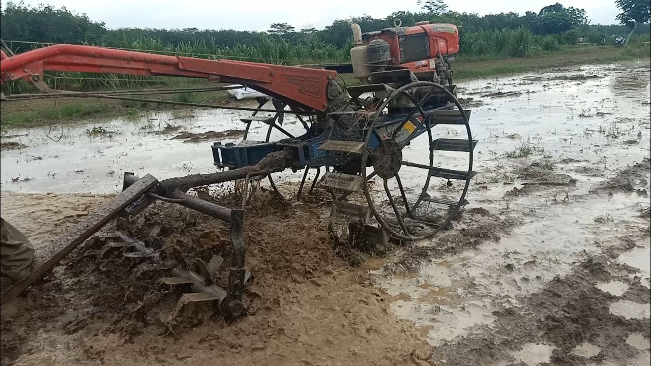 Plowing rice field by Hand Tractor at Varia Jogja. - YouTube