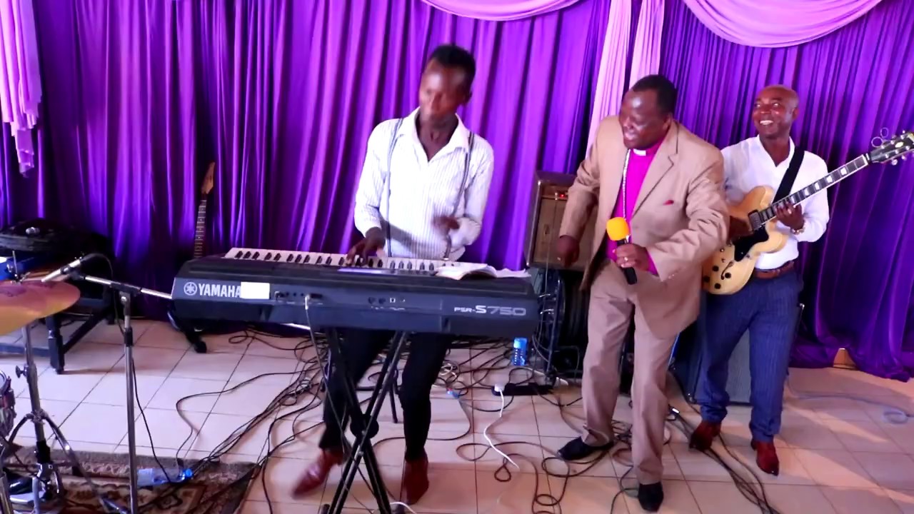 Piano seben by saviour bee the best church in Nairobi - YouTube
