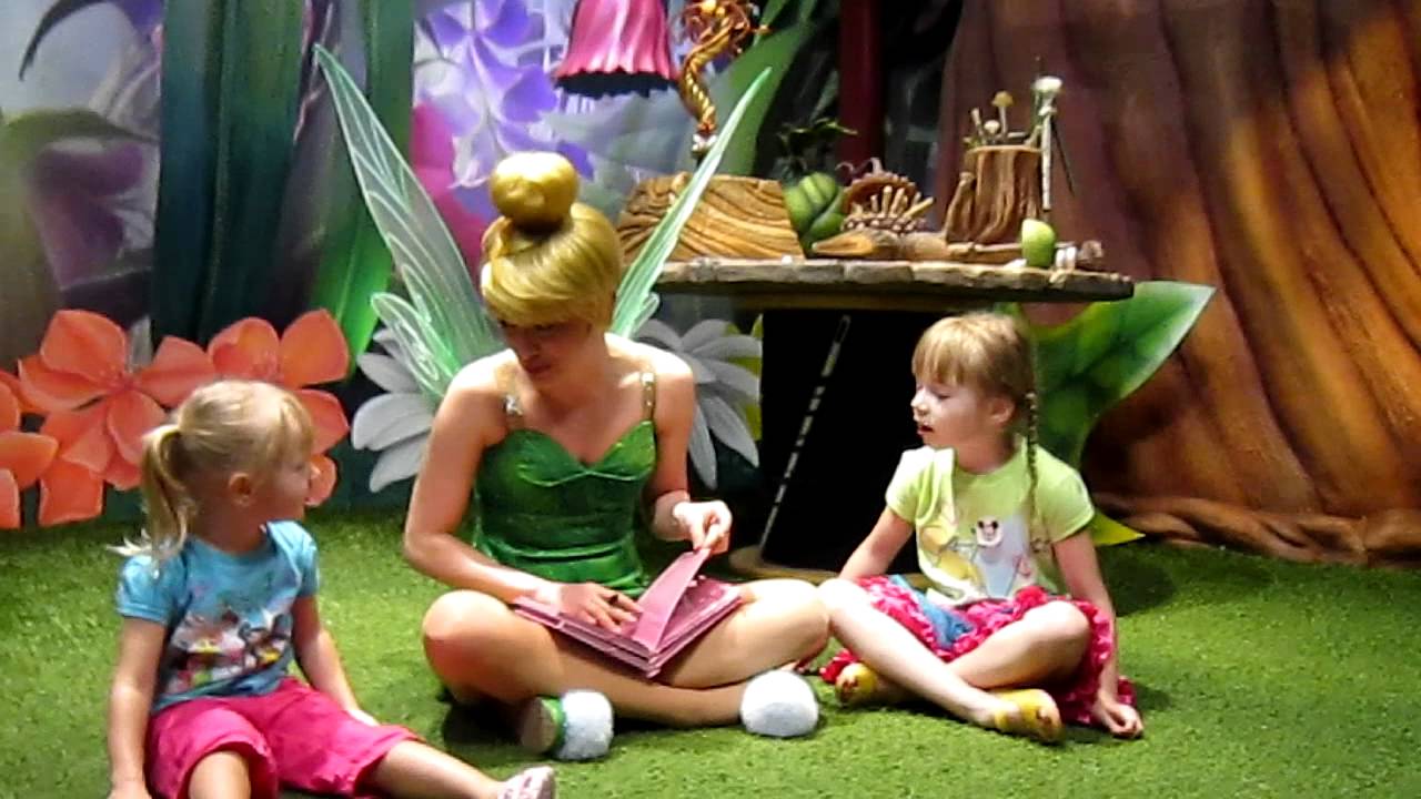 Isabella e Nathalia with Tinker Bell !! - YouTube