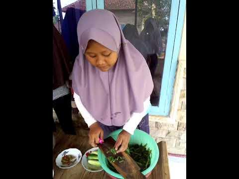 Cara membuat lotek bongko khas dari Indramayu - YouTube