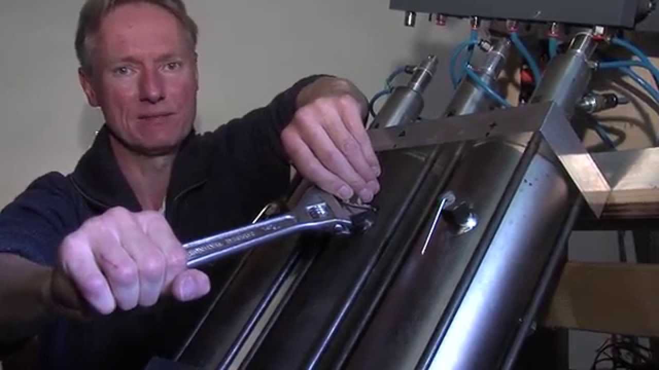 Dust Engine - Stofexplosiemotor - YouTube