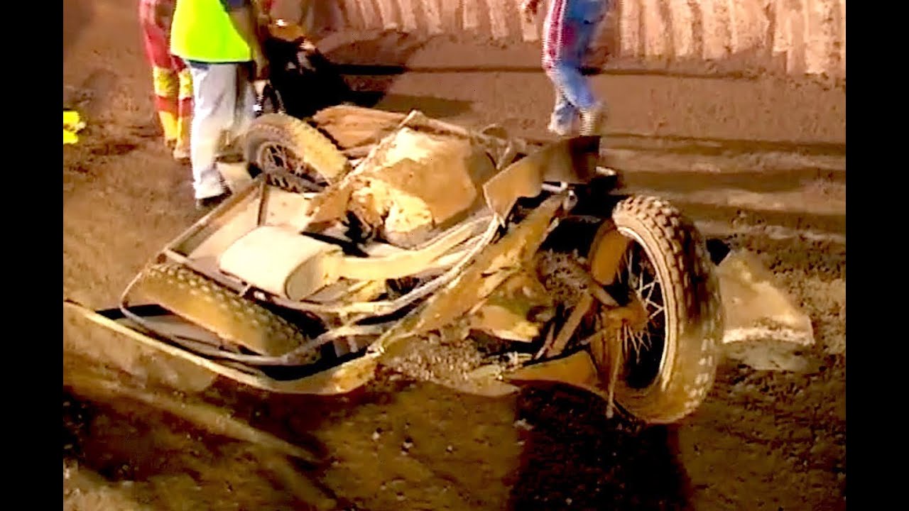 HORRIFIC SIDECAR SPEEDWAY CRASH - YouTube