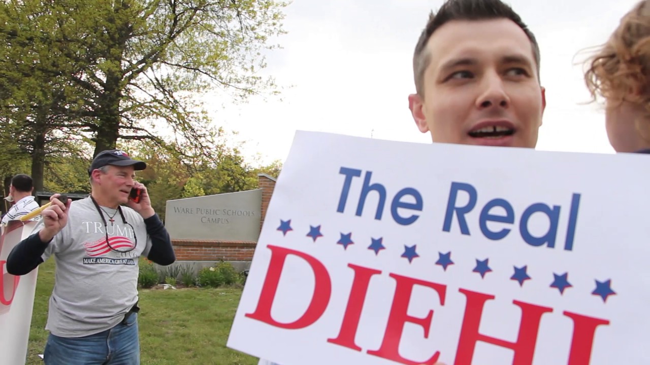 Trump supporters protest Elizabeth Warren Town Hall in Ware - YouTube