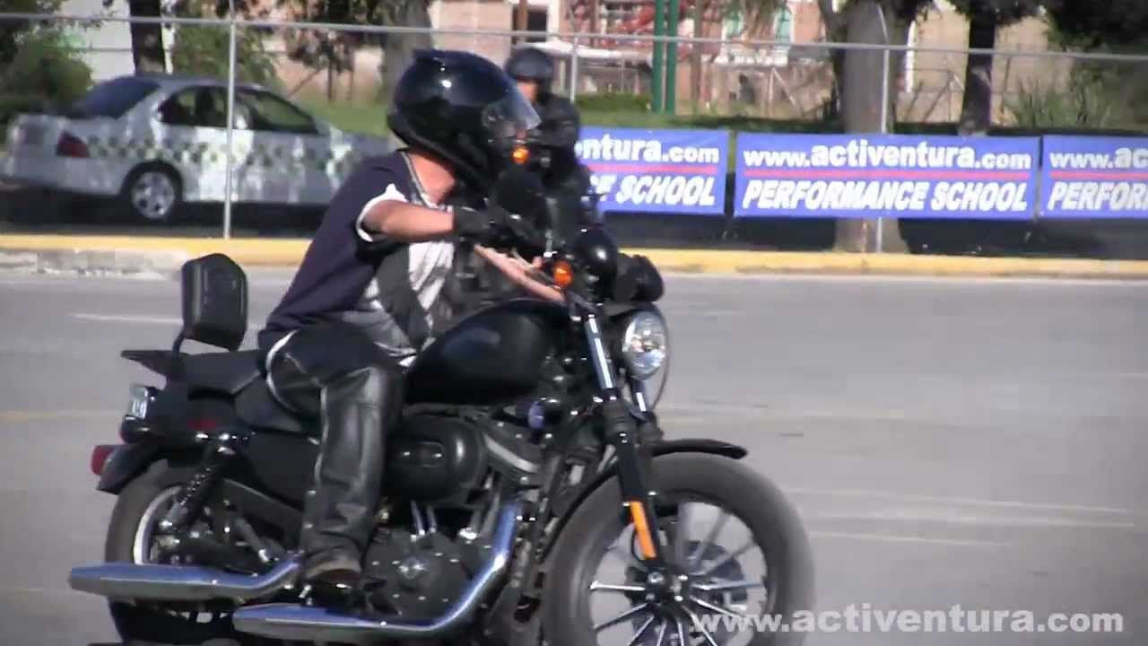 Curso Avanzado de Moto (www.activentura.com) Como manejar una moto de ...