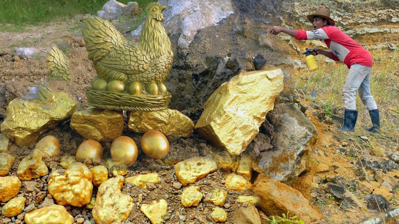 The moment a hidden cave discovered a Jewish treasure dating back ...